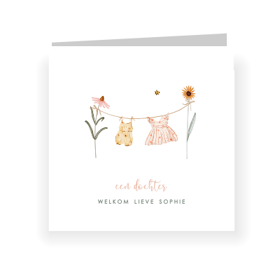 Felicitatiekaartje geboorte dochter met bloemen en babykleding